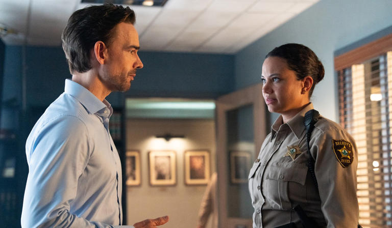 Sheriff Country's Christopher Gorham Talks Travis' Fate After Life-or ...