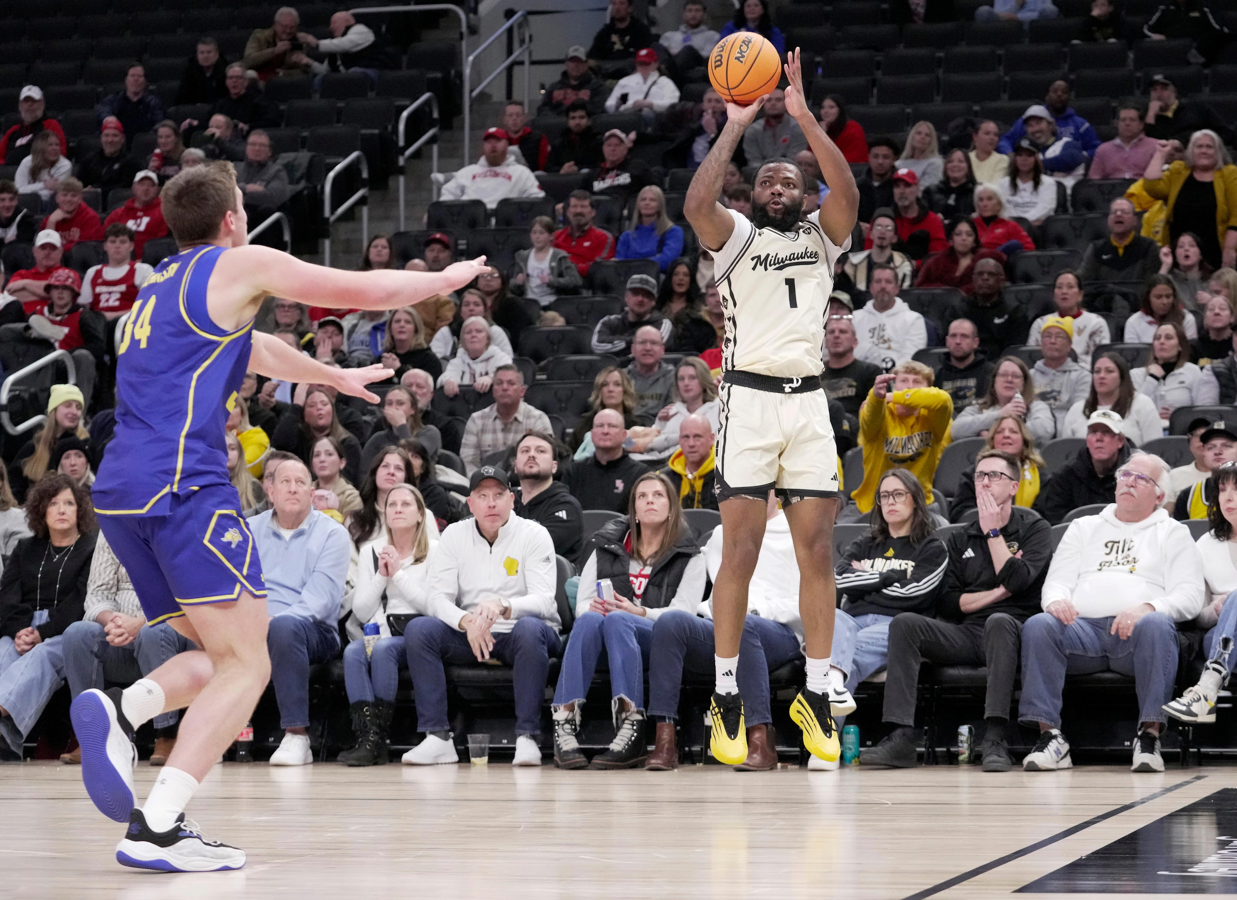 With injuries piling, UWM gets huge second half from Amar Aguillard to ...