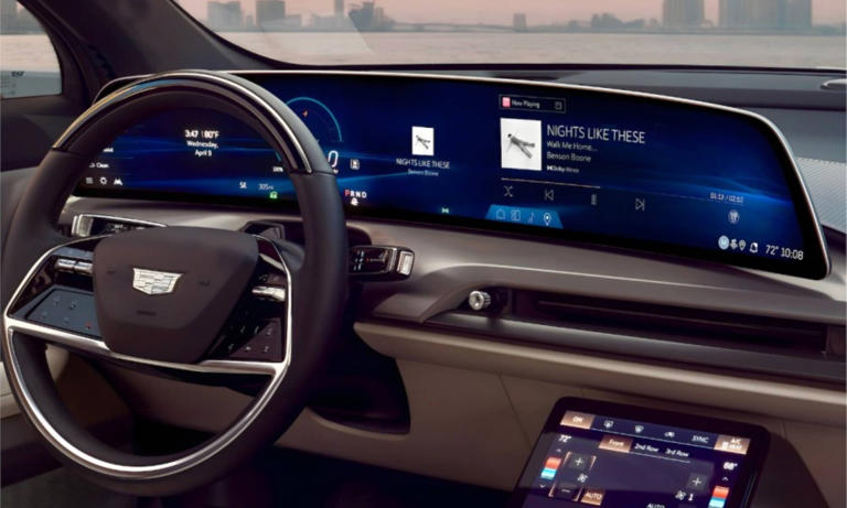 Apple Music is returning to your GM car as a native infotainment app