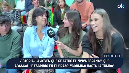 Victoria, la joven que se tatuó el "¡Viva España!" que Abascal le ...