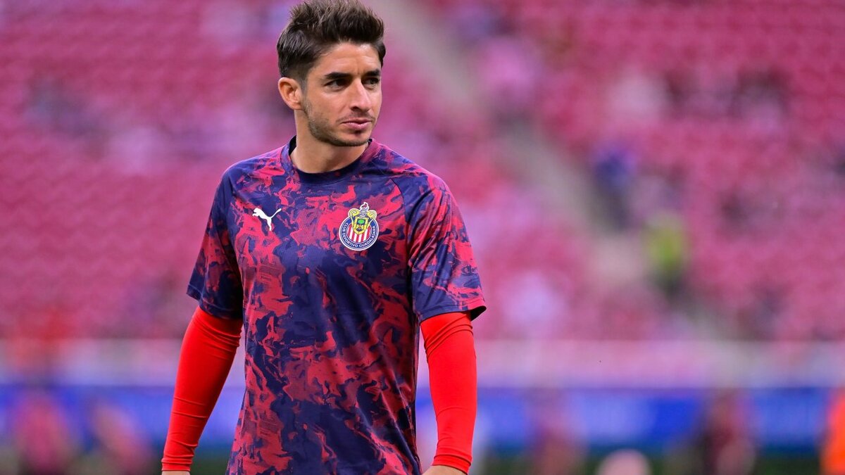 ¡Adiós, leyenda! Isaac Brizuela no seguirá en las Chivas, tras 10 años ...