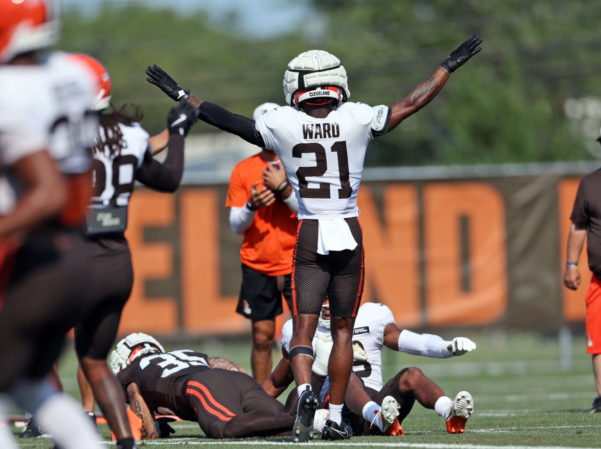 Denzel Ward and David Njoku among 6 Browns ruled out for the Bills game