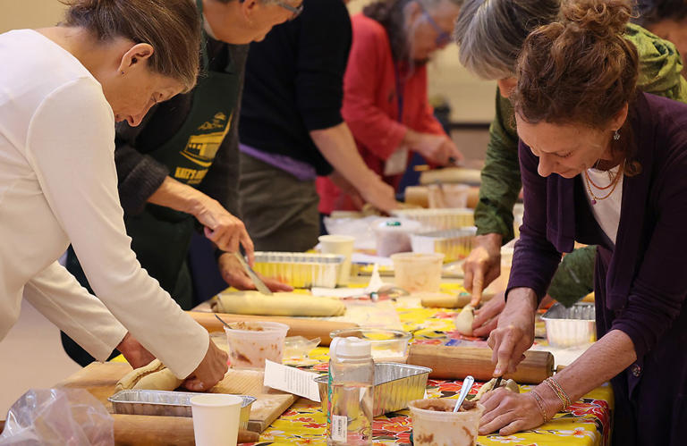 Photos | Temple Beth El filled with the joy of baking
