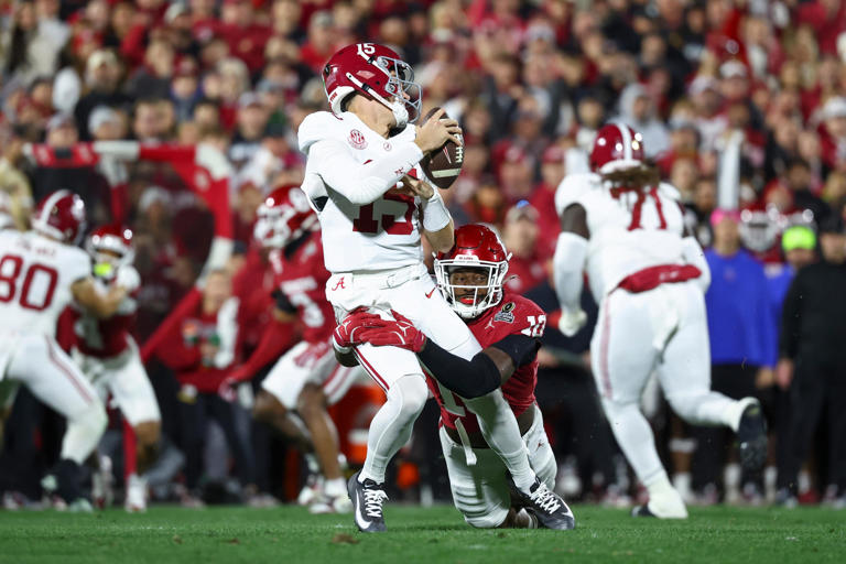 Alabama stats vs OU in first half of CFP game: How bad was Tide?