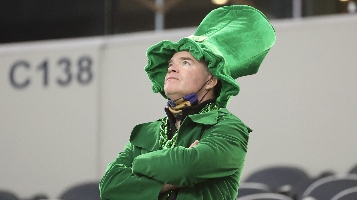 Notre Dame fans spiral during Alabama-Oklahoma CFP game