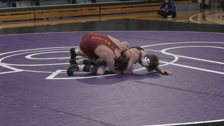 Northern State rolls USF in men’s wrestling