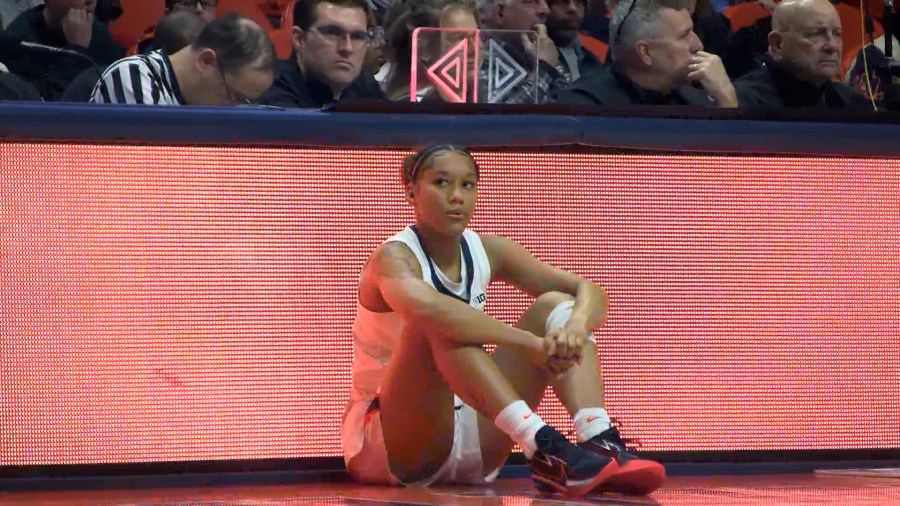 Guyton scores 13 in limited minutes, Illini extend win streak