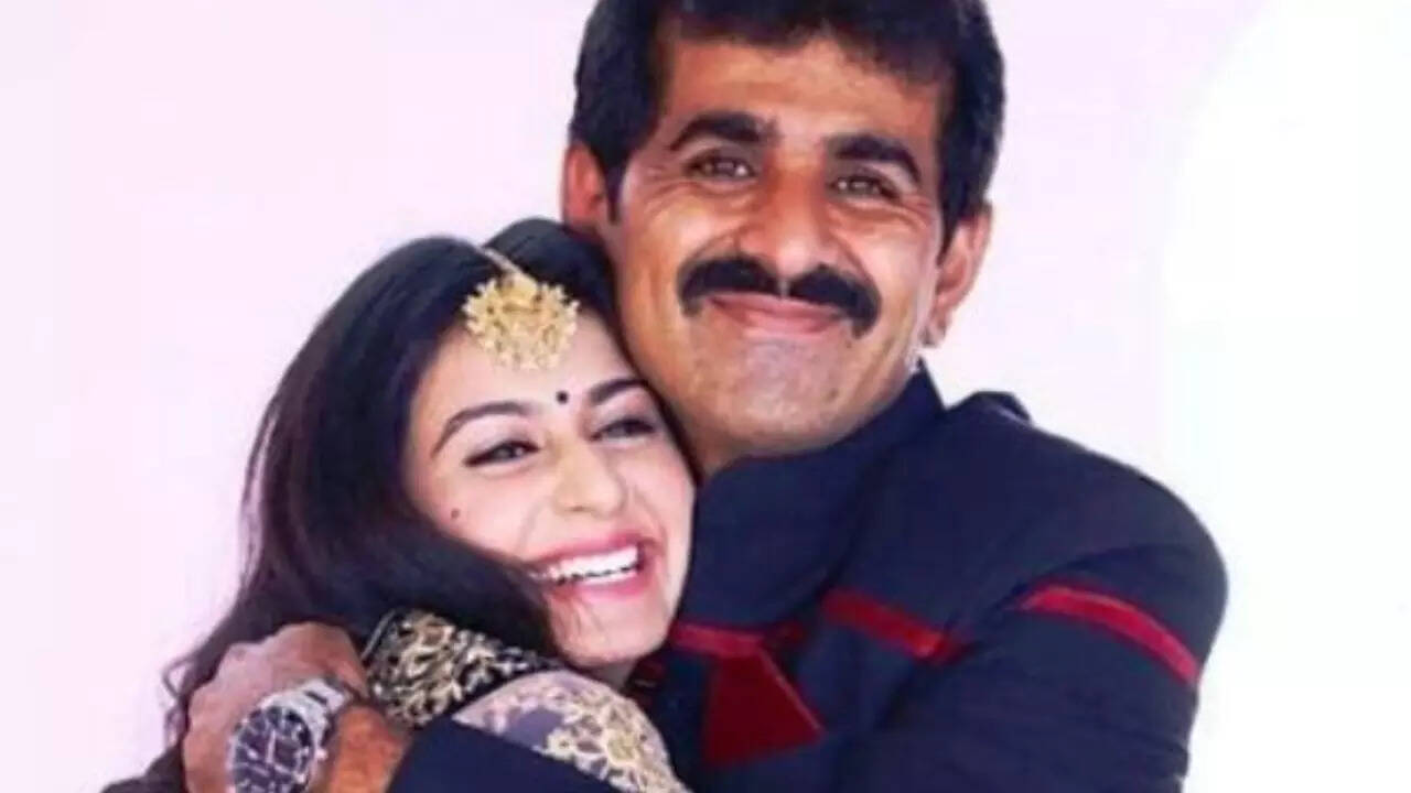 Kinjal Dave engagement row: Father Lalit Dave breaks silence; 'We don’t ...