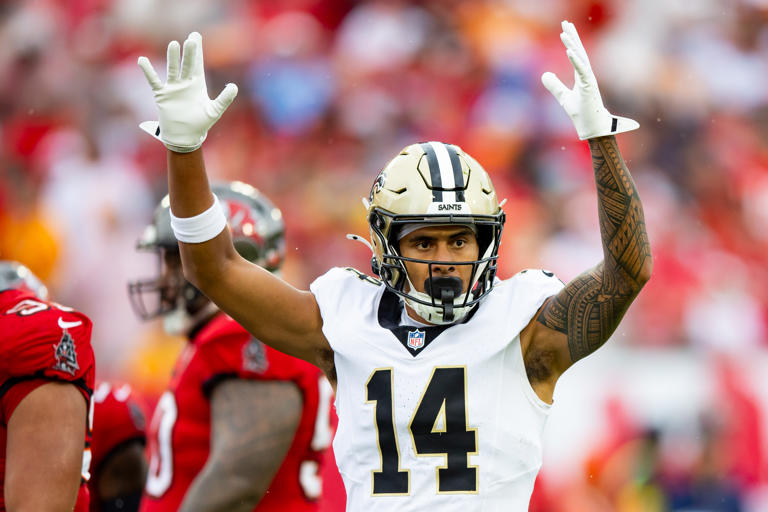 Saints place Devaughn Vele and Devin Neal on injured reserve