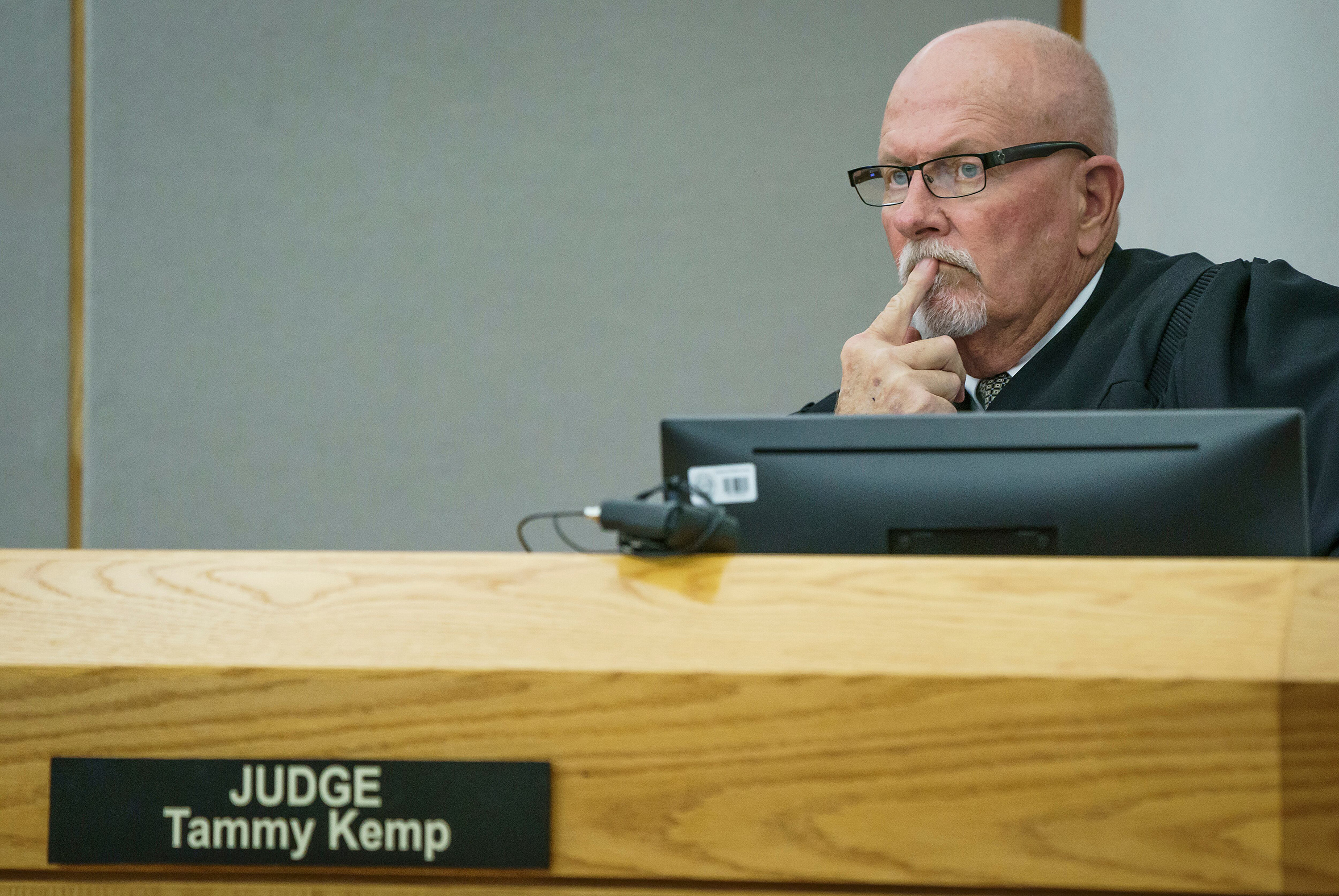 Newly unsealed divorce files detail Angela Paxton’s claims against ...
