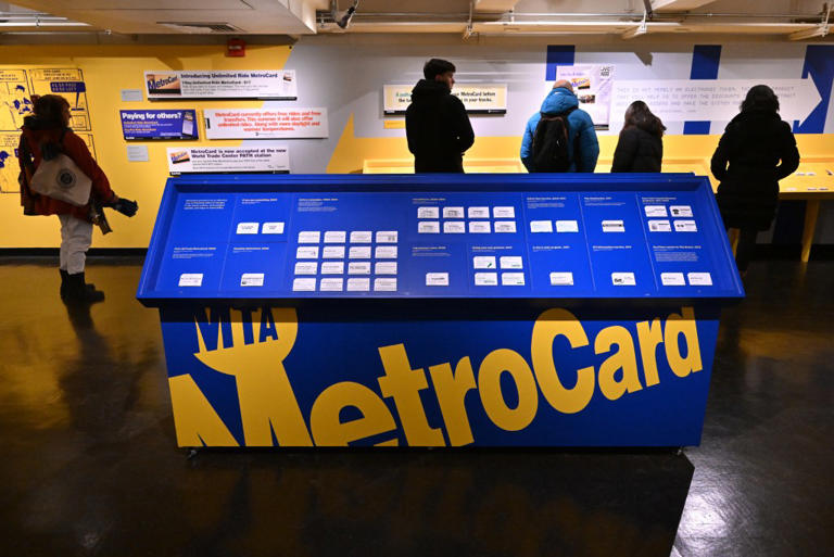 New Yorkers are saying goodbye to the MetroCard before its demise on ...