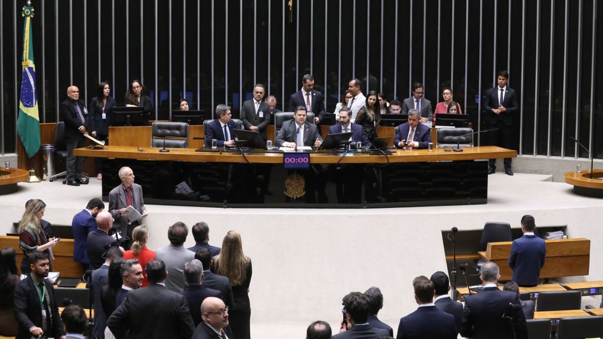 Congresso aprova Orçamento de 2026 com R$ 61 bi em emendas