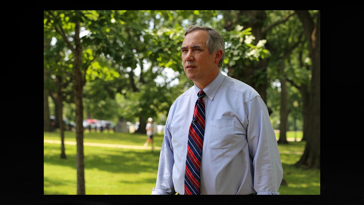 Democrats want to stop Trump from putting his face on a new $1 coin