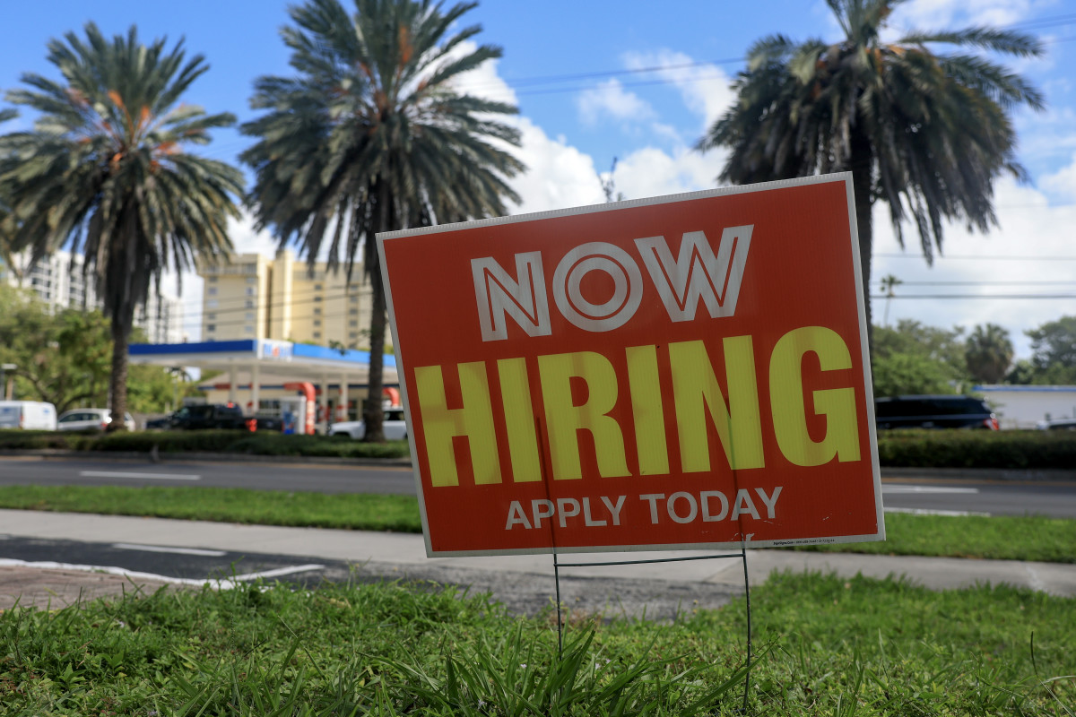 World's largest asset manager posts crypto job openings in US