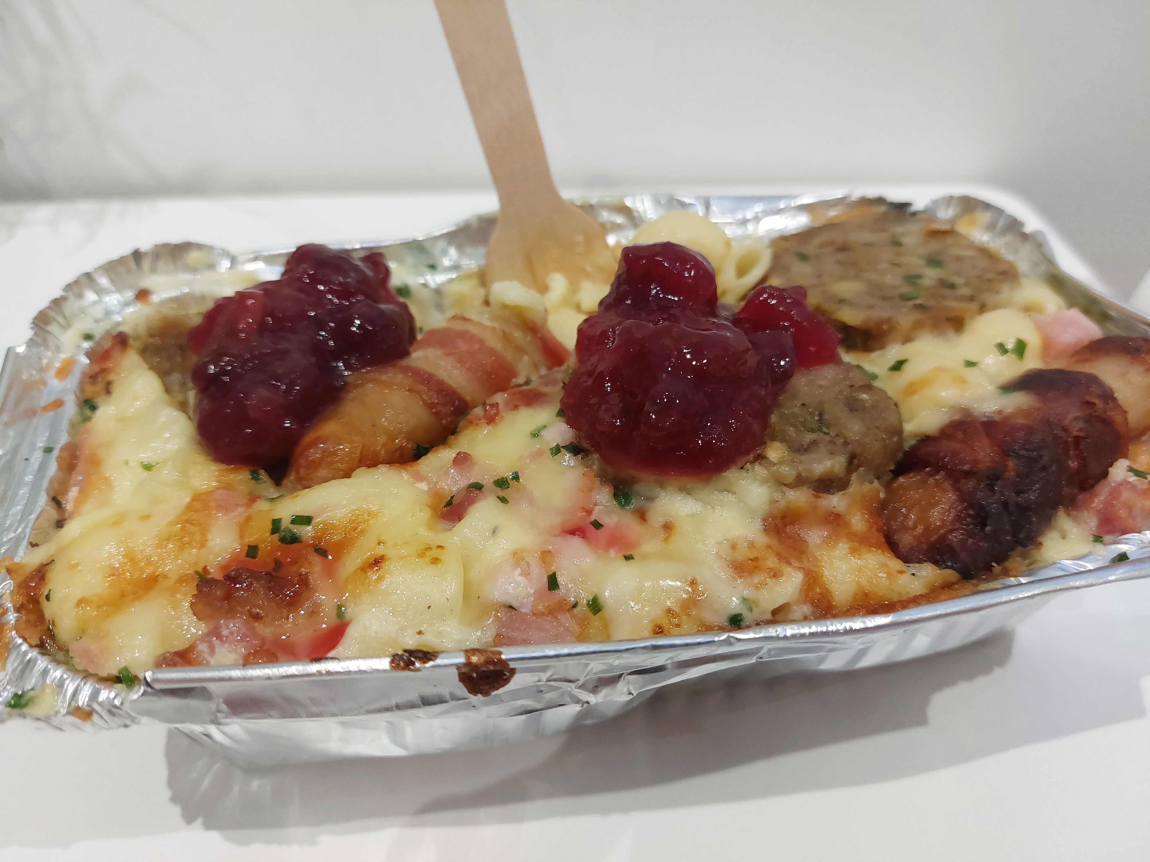 "Incredibly indulgent" - I tried the much-loved festive mac 'n' cheese ...