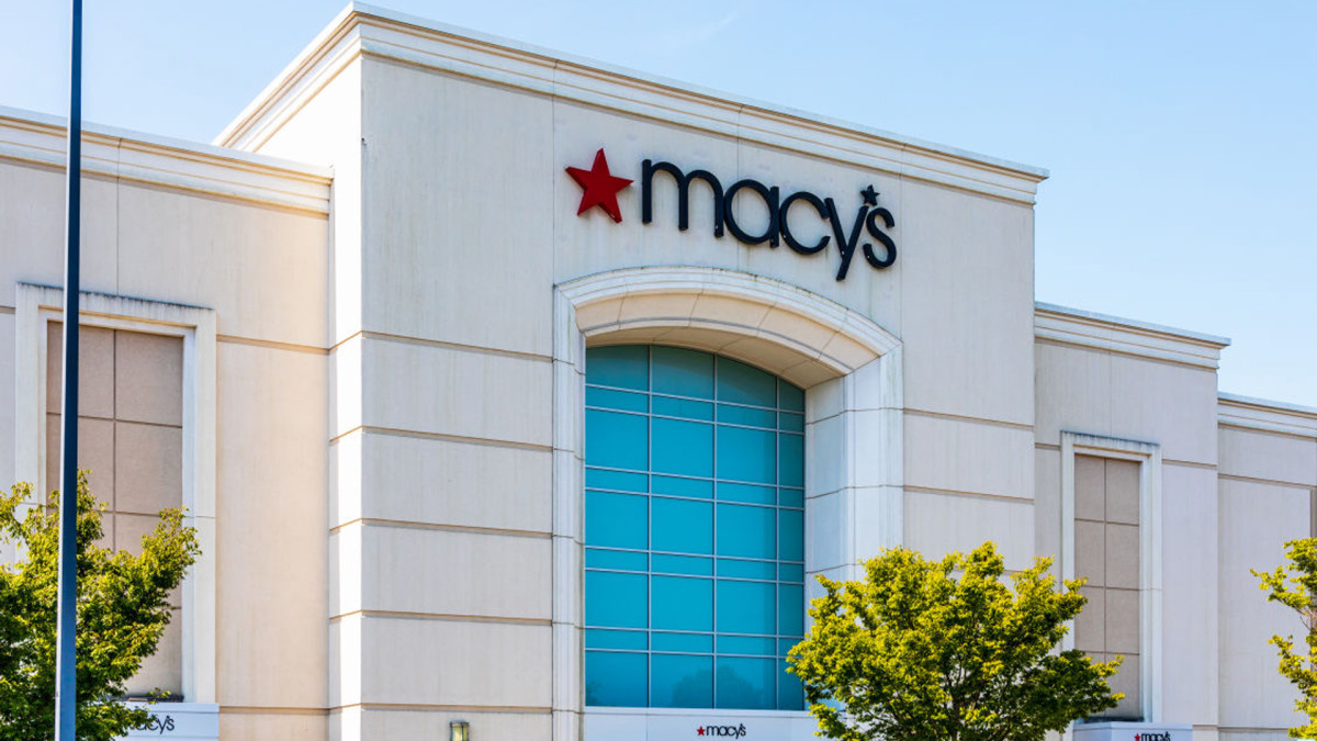 Macy’s has a 'beautiful' diamond heart necklace on sale for $35, and it ...