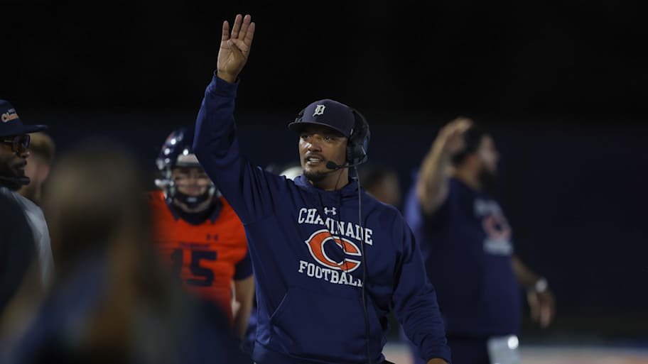 Former UCLA football standout returns to sidelines to be high school ...