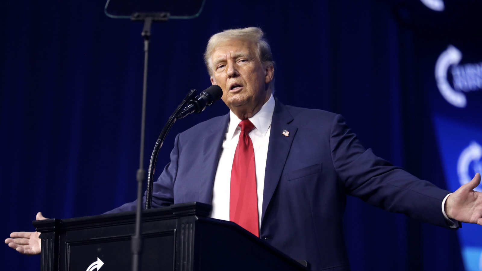 Trump signs EO for Moon & Mars missions—experts link move to China's ...