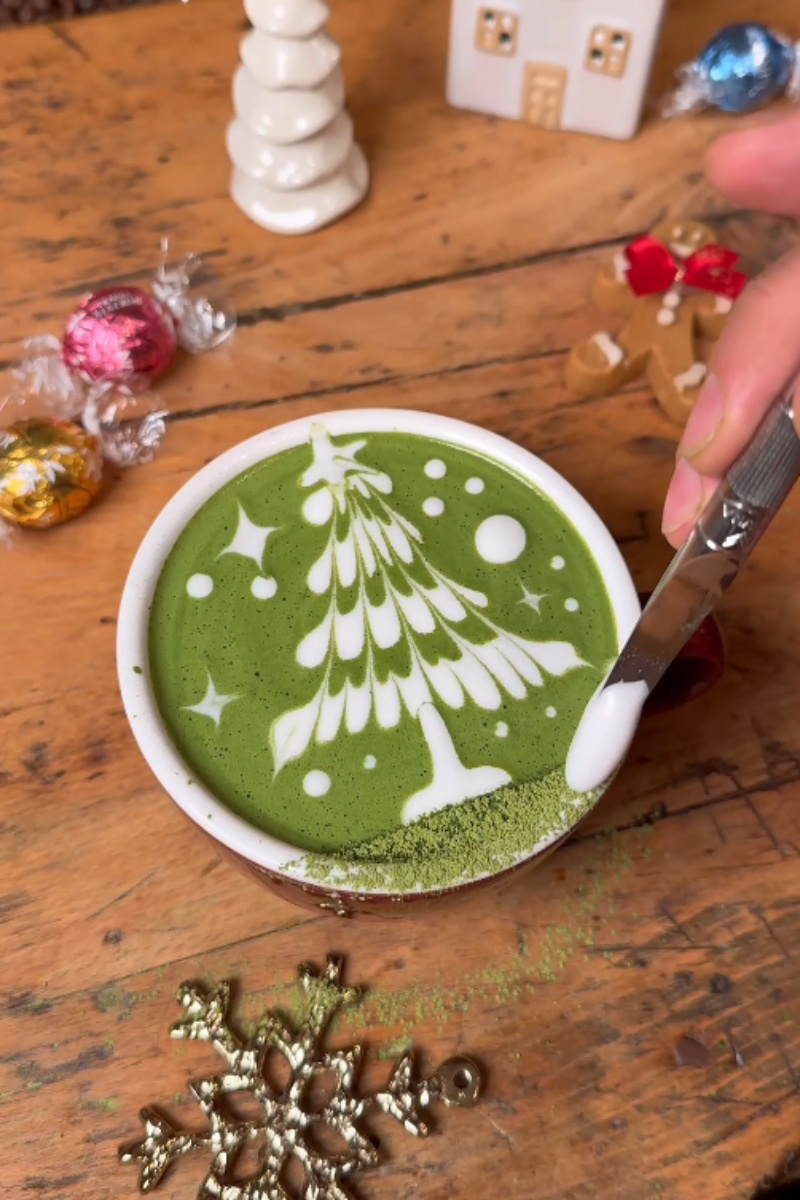 Matcha latte Christmas tree art