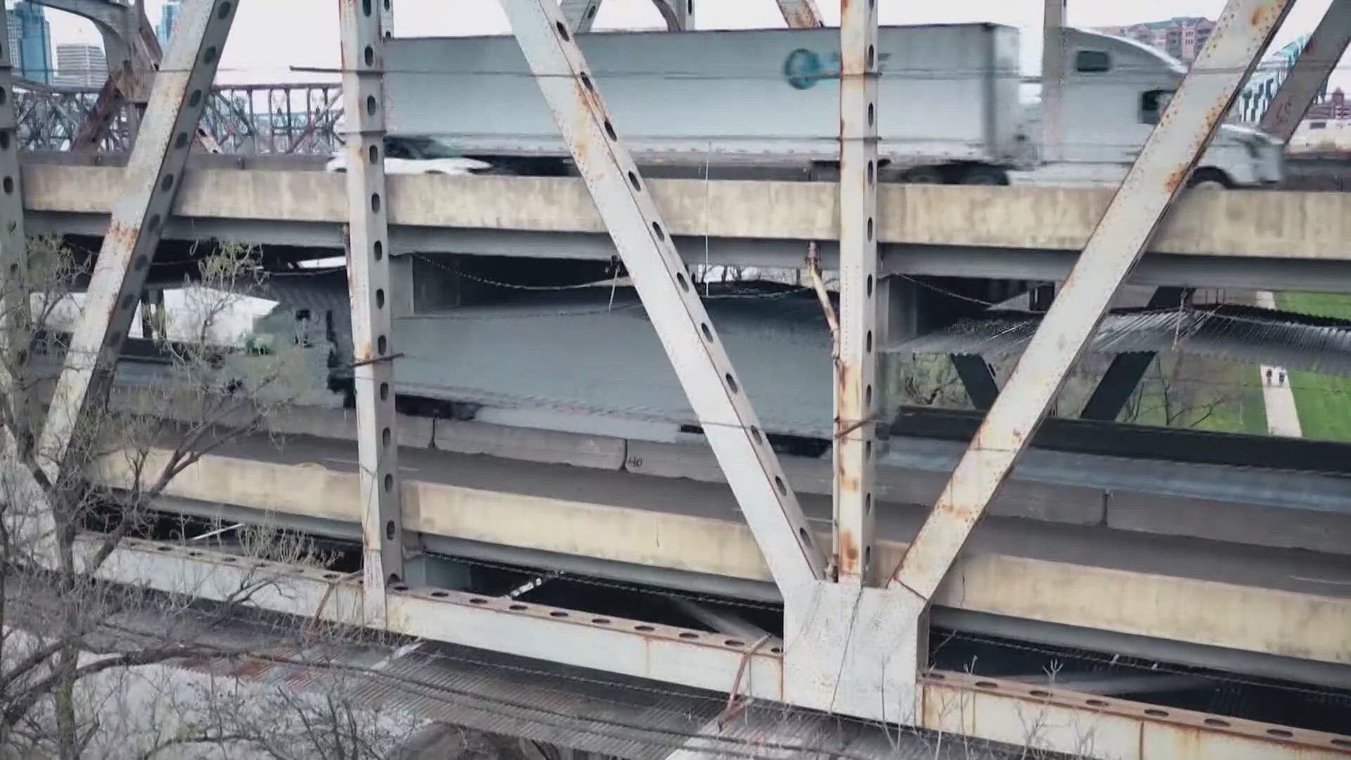 Texas faces $182M fund loss amid CDL license audit failures