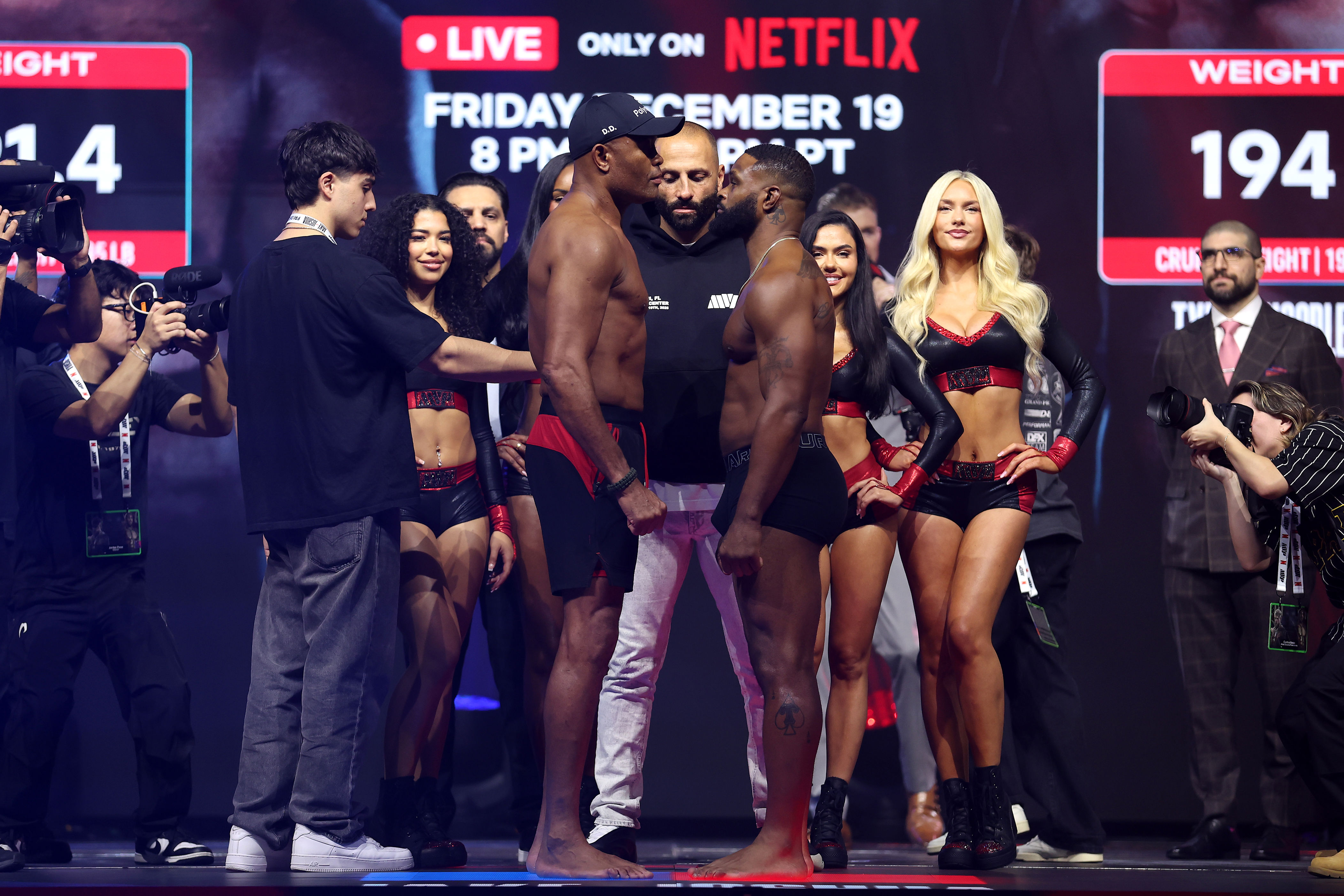 Anderson Silva vs. Tyron Woodley live round-by-round updates