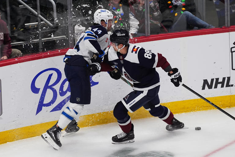 Burns, Necas give Avalanche early lead in 3-2 win over Jets for 12th ...