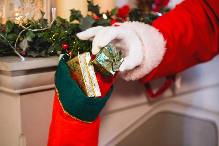 Here’s how to get a real photo of Santa delivering presents in your home
