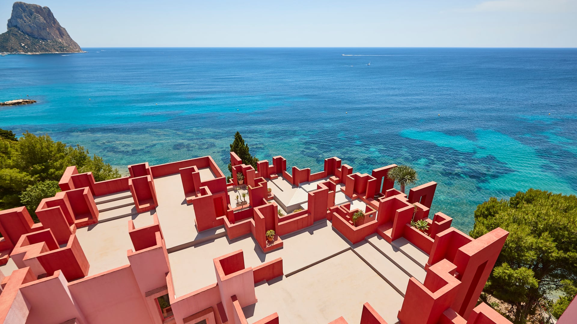 An hour from Alicante, this colourful residence is an architectural ...