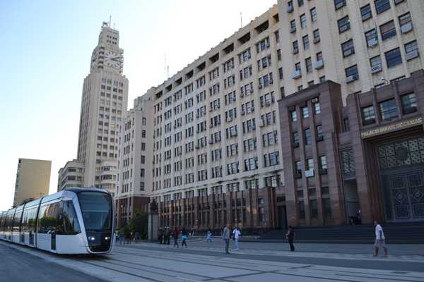 Para Brasil x Escócia, RJ terá ponto facultativo e reforço nos transportes