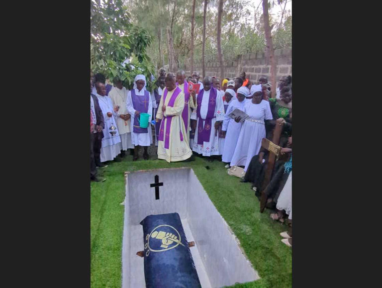 Festus Amimo: Graveside photos show emotional moment Mayienga FM ...
