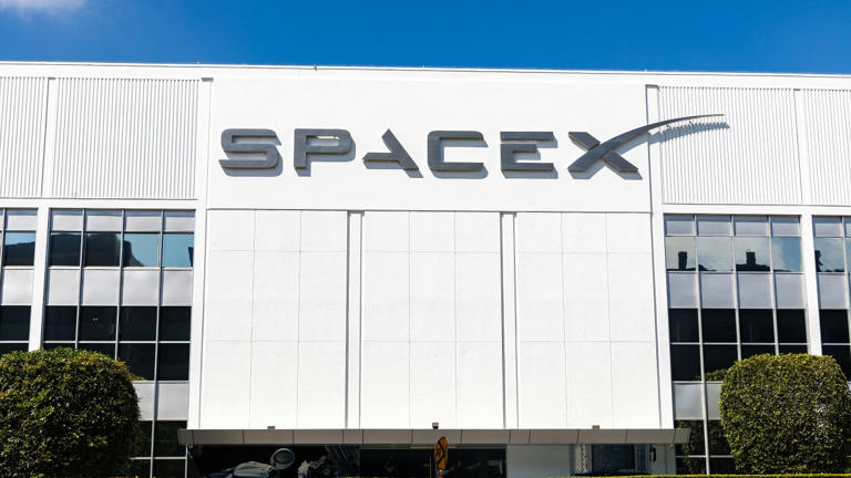 Elon Musk reportedly leans on SpaceX orders to prop up Cybertruck sales