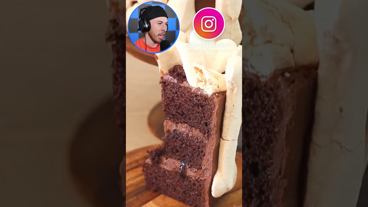 Seasonal cakes inspired by Halloween traditions