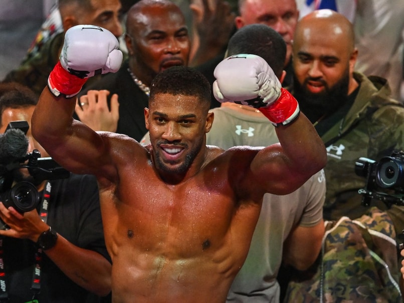Anthony Joshua knocks out Jake Paul in 6th round to win heavyweight fight