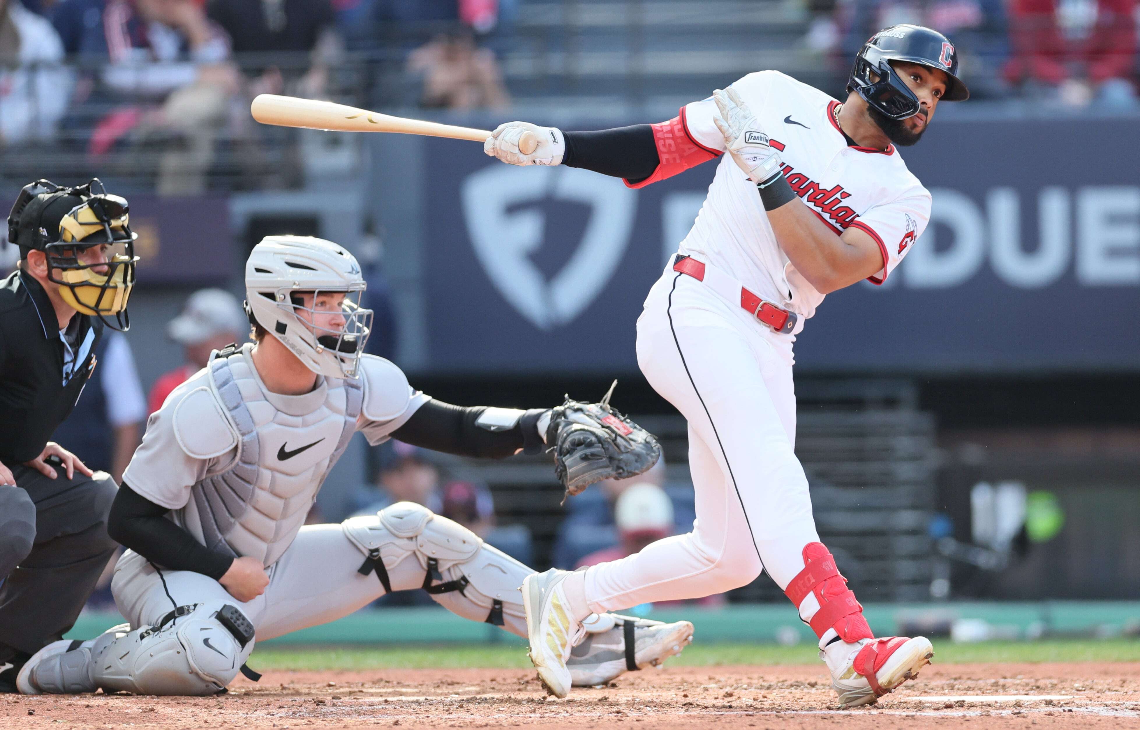 Will Guardians ignore needy offense to pay Steven Kwan? Hey, Hoynsie