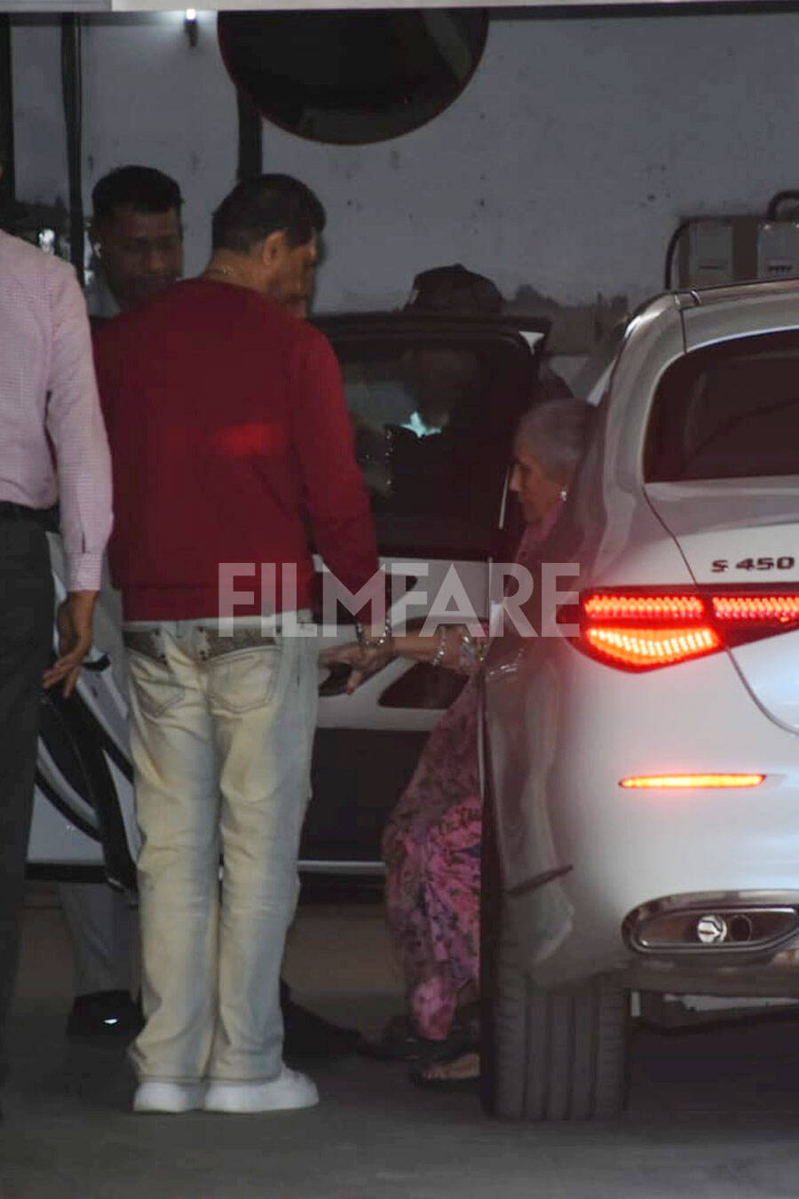 Photos: Arbaaz Khan, Salim Khan, Helen and more attend Sohail Khan's birthday party