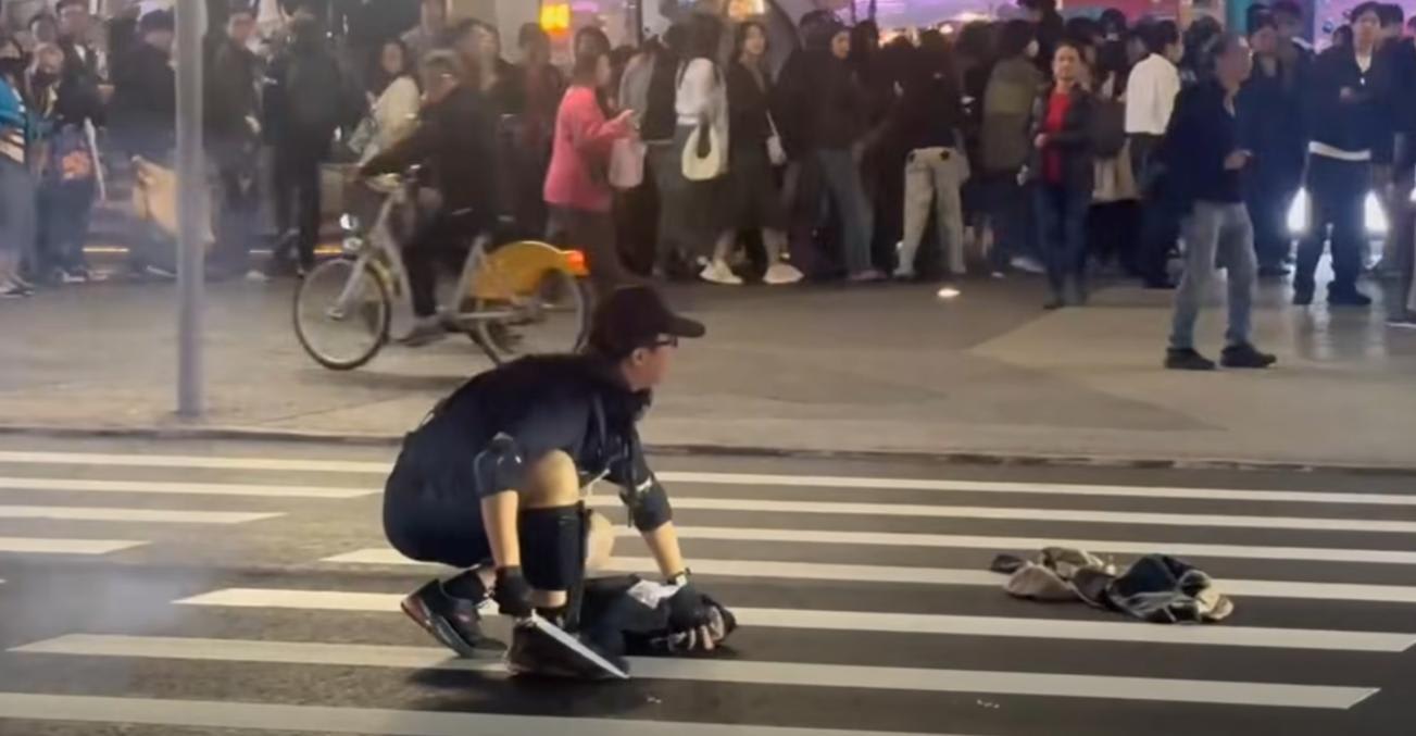 Video of Taiwan knife attack sparks fury over bystanders doing nothing ...