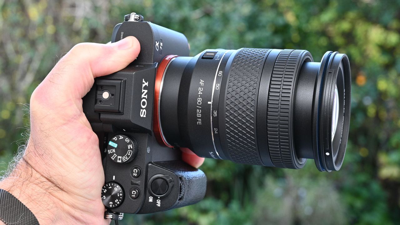 LK Samyang / Rokinon AF 24-60mm f/2.8 FE review: a downsized delight ...