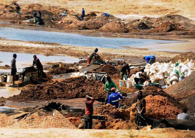 Three suspected Zama Zamas arrested as tensions flare in Bapong