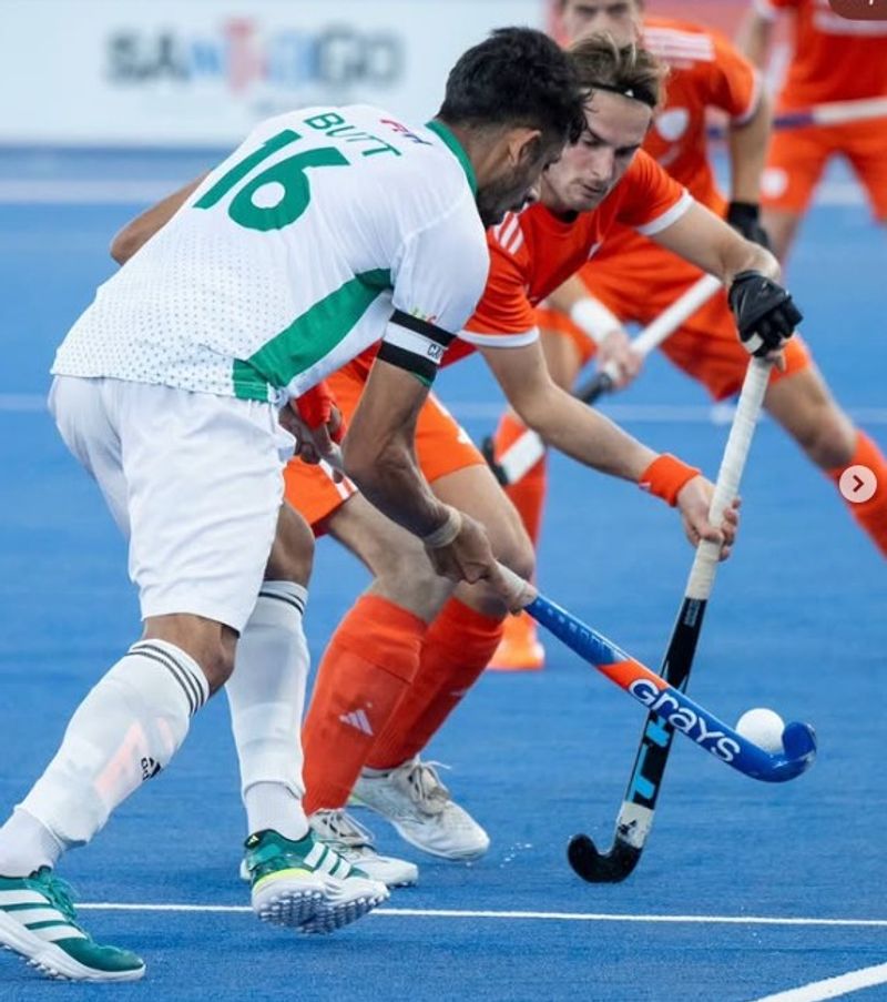 'We are not cricket players': Pakistan's national hockey players ...