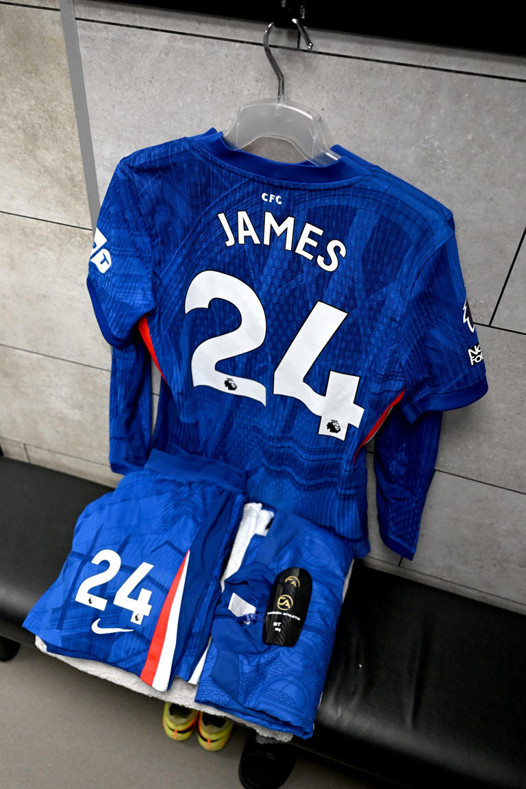 Newcastle 2-2 Chelsea: Wissa on as hosts push for winner - Live