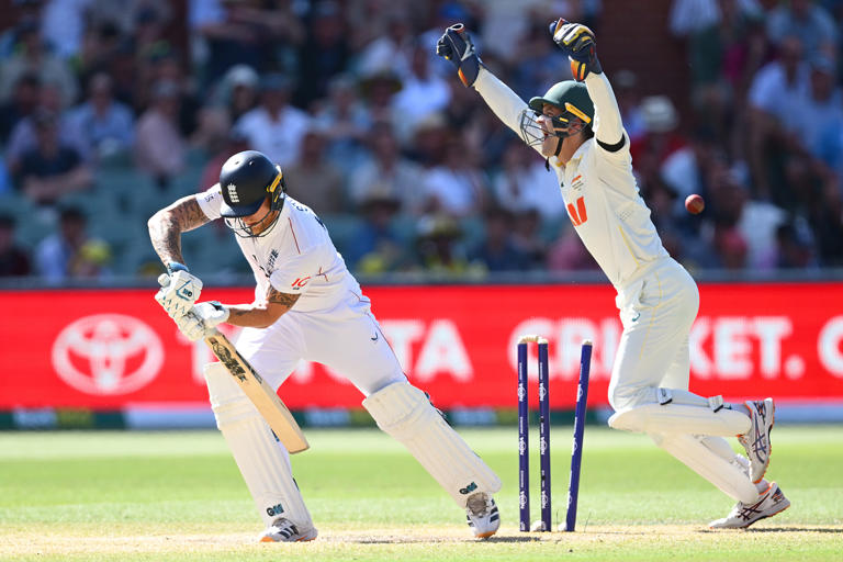 Aussies 'racing to the urn' as clean sweep hopes await
