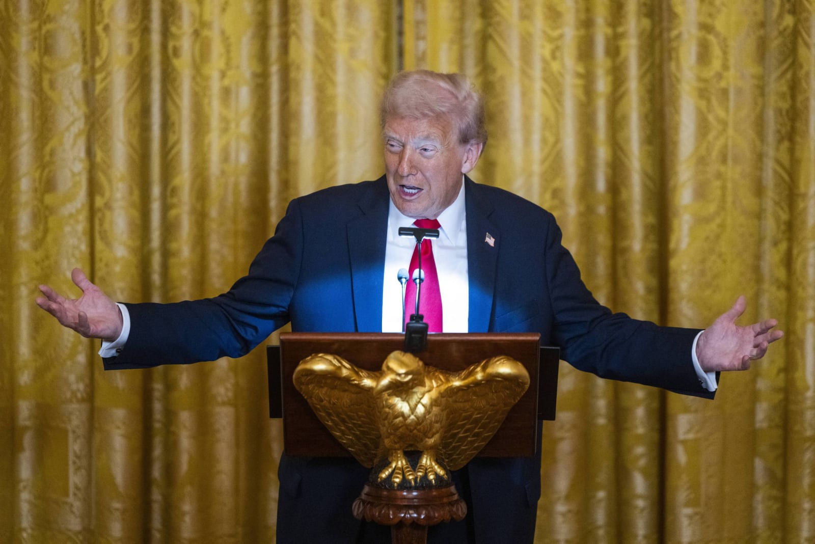 Trump bails out farmers to 'fix a mess of his making'