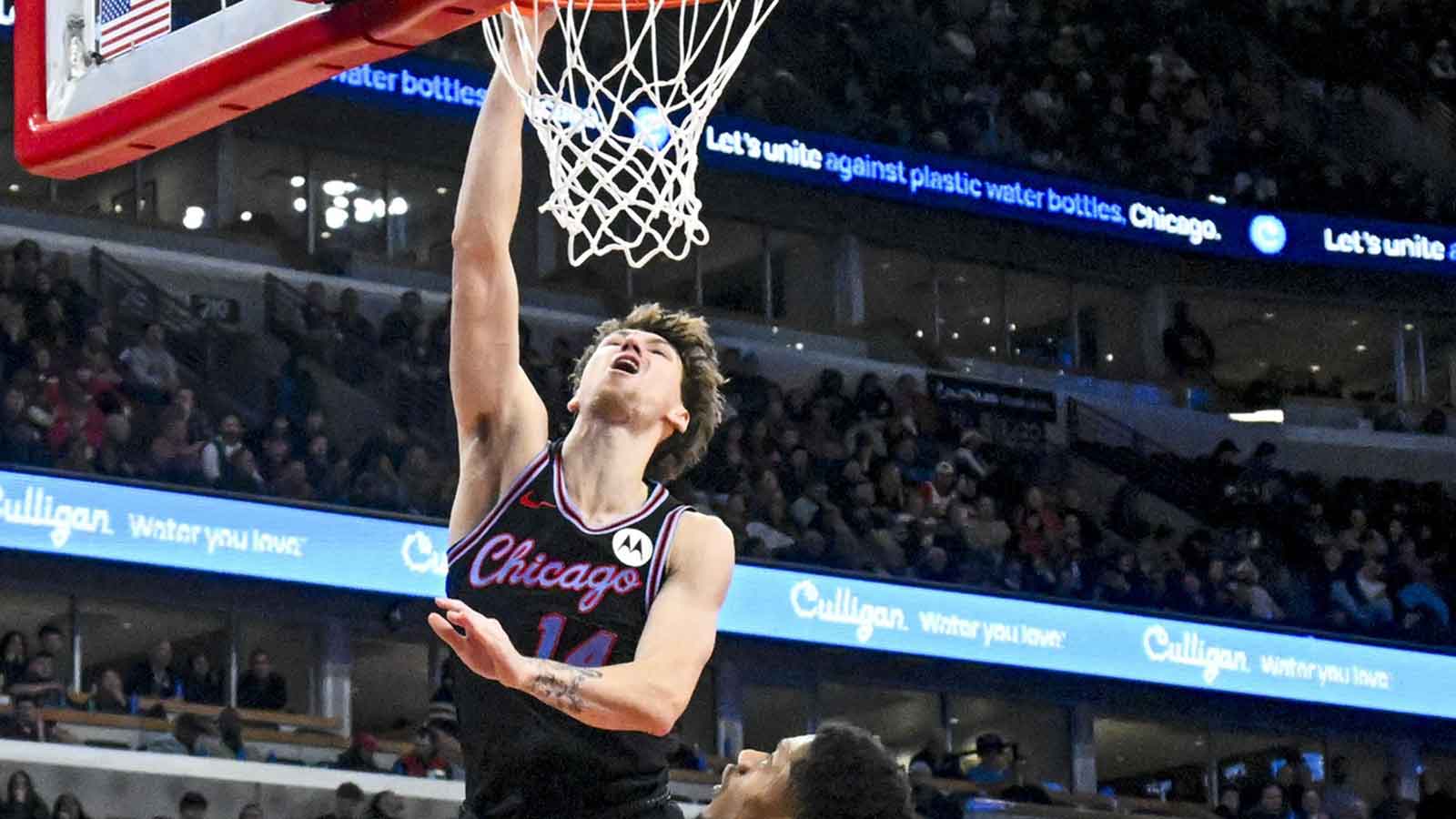 Matas Buzelis slams it down with authority vs. Cavs