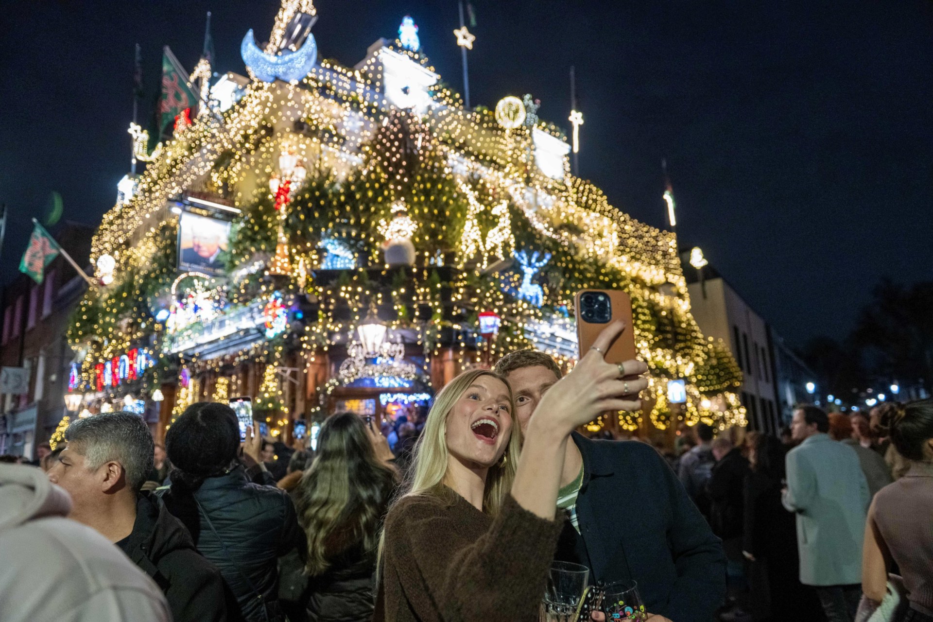 London's most Christmassy pub delights locals and fans