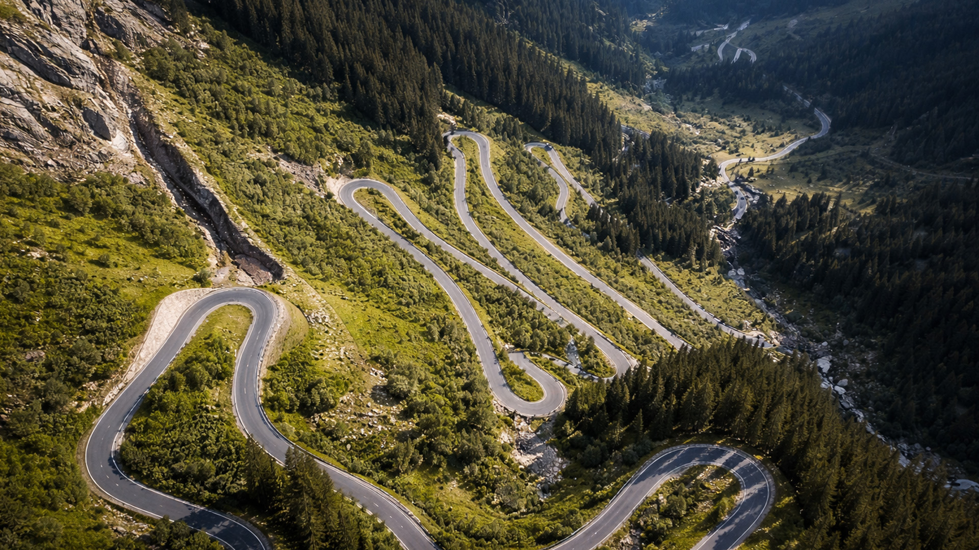 Conduire ici, c'est comme faire des montagnes russes