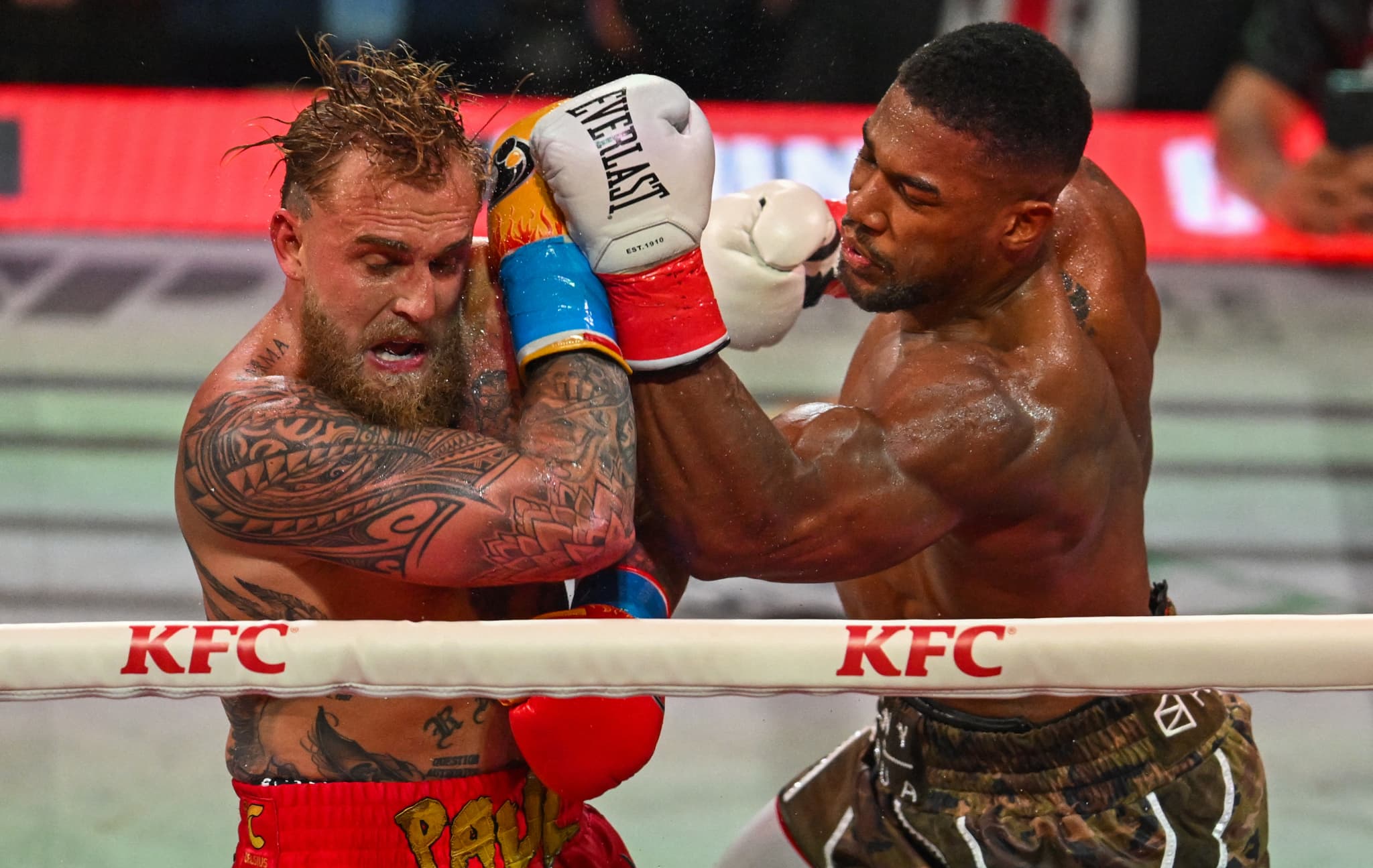 Boxe : Anthony Joshua a eu besoin de six rounds pour éteindre Jake Paul ...