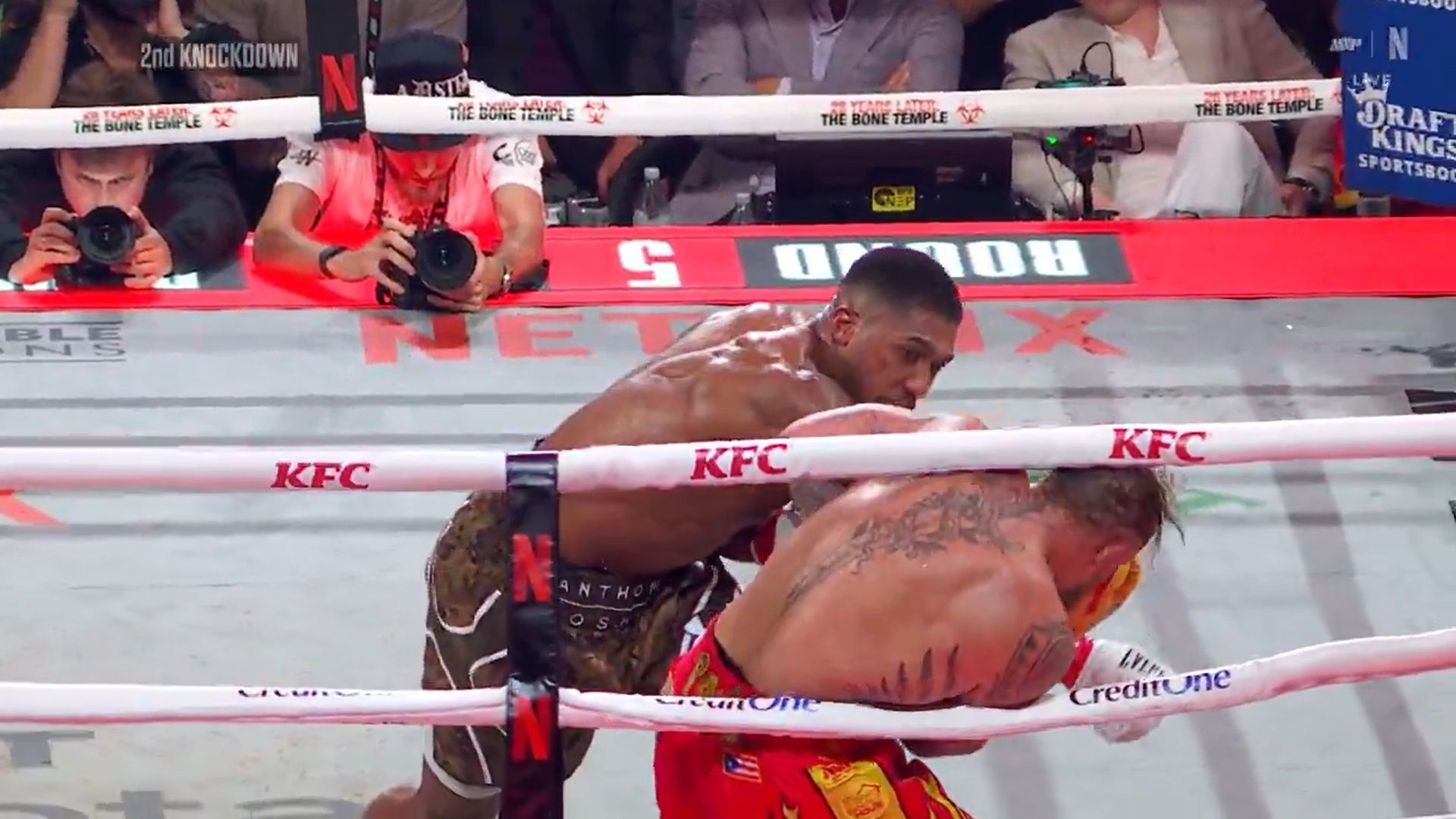Sudah dipermalukan Anthony Joshua, Jake Paul harusnya tak usah caper lagi