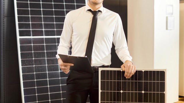 Homeowners share real-life utility bill savings after solar sales rep ...