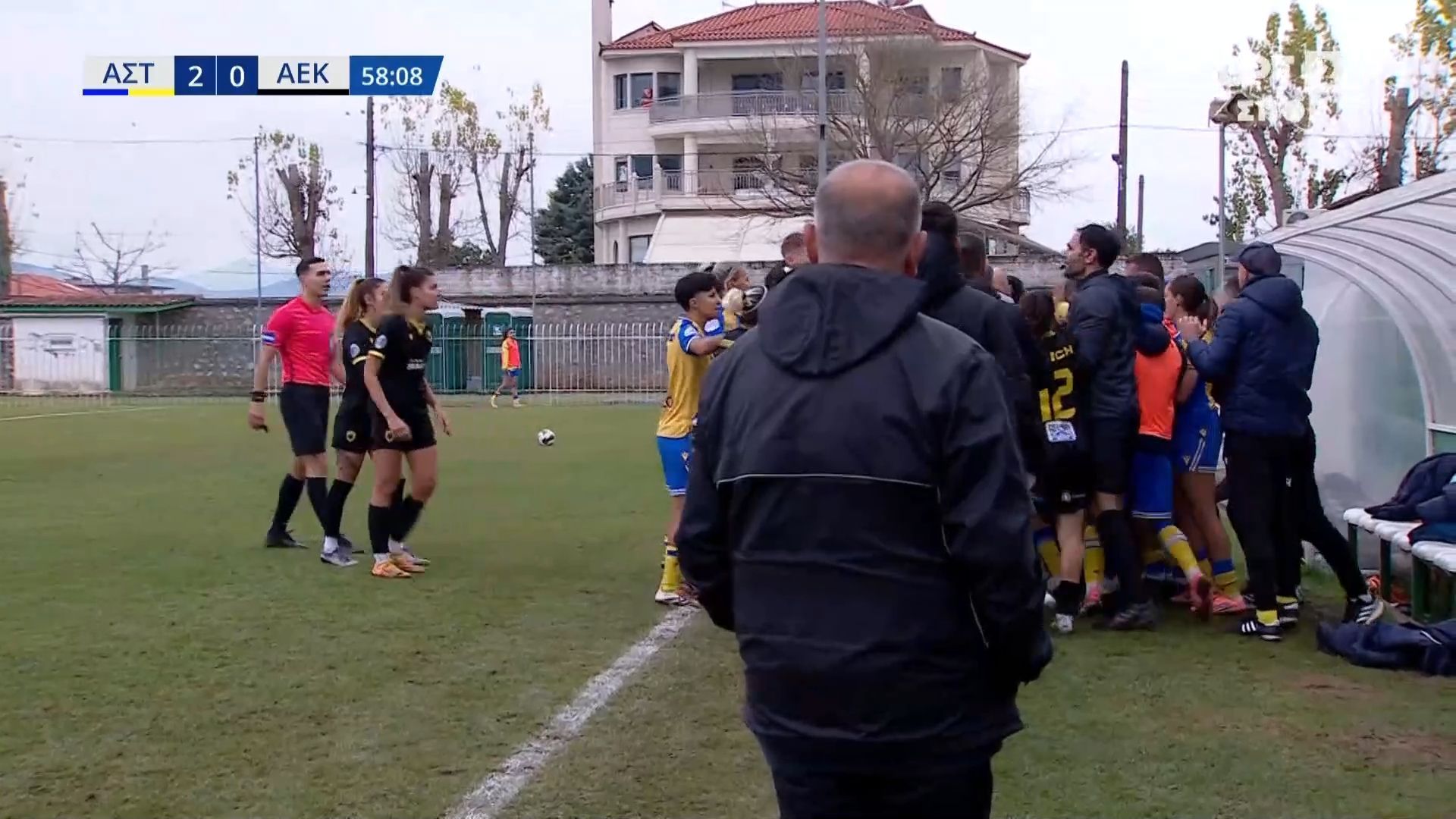 Αστέρας Τρίπολης - ΑΕΚ | Γενικευμένη ένταση στον πάγκο των γηπεδούχων