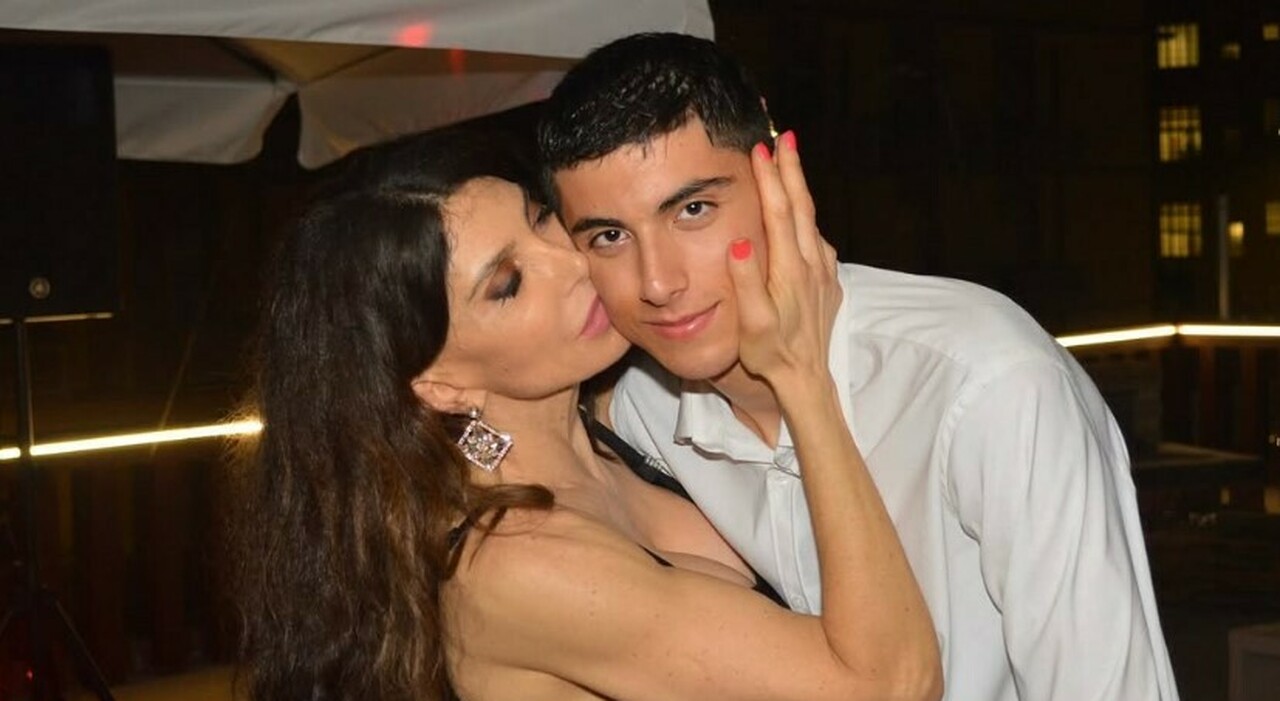 Carmen Di Pietro e il figlio Alessandro Iannoni a Verissimo, la ...